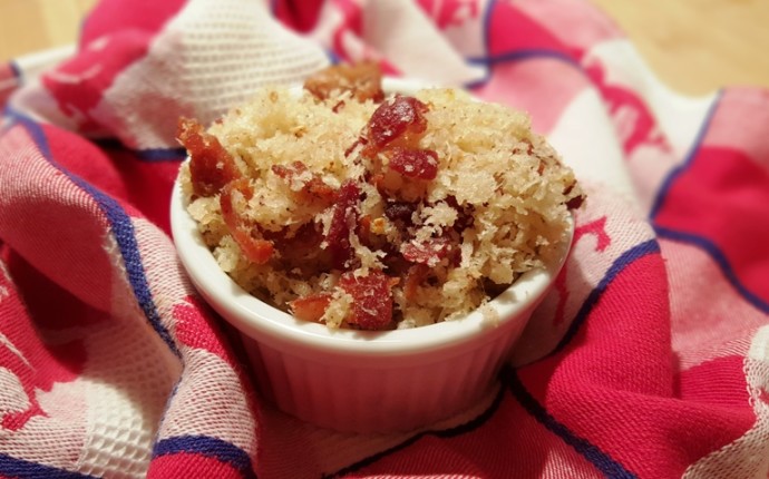 Crispy Bacon Garlic Breadcrumb Topping - This Old Gal